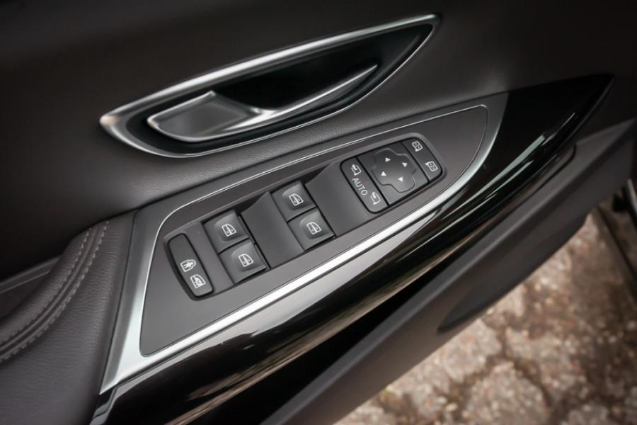 Renault Espace 2015 in Riga, with an engine capacity of 1.60 L and mileage of 229 thousand km for 11950 €, photo 18 on AUTOMOTO.COM.LV