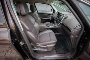 Renault Espace 2015 in Riga, with an engine capacity of 1.60 L and mileage of 229 thousand km for 11950 €, photo 24 on AUTOMOTO.COM.LV