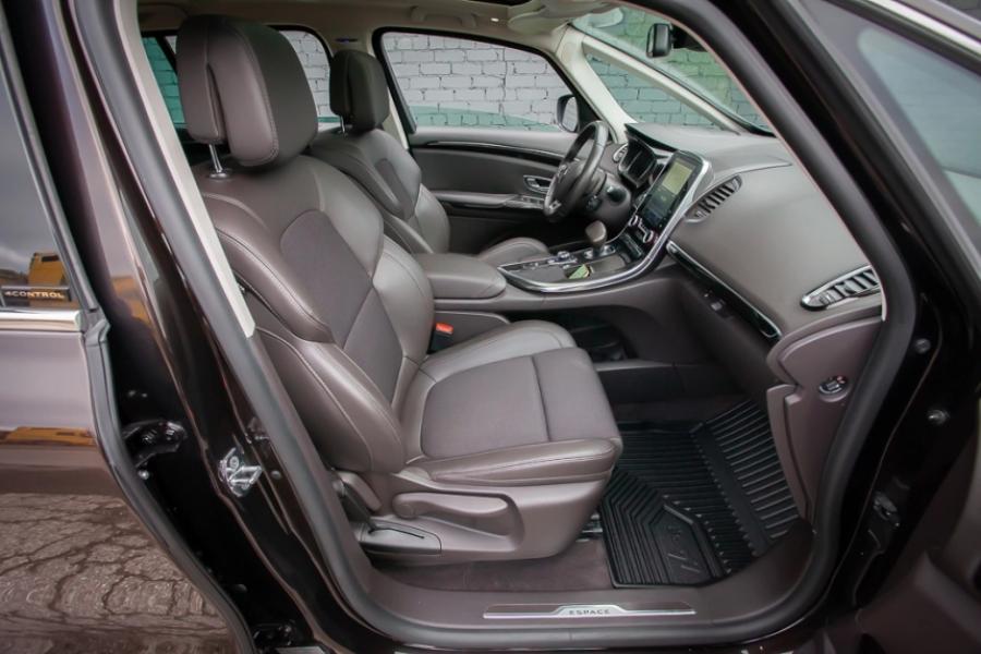 Renault Espace 2015 in Riga, with an engine capacity of 1.60 L and mileage of 229 thousand km for 11950 €, photo 24 on AUTOMOTO.COM.LV