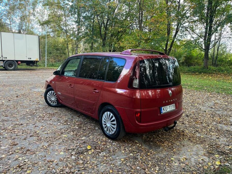Красный Рено Эспейс 2006 в Рига, объемом двигателя 1.90 л и пробегом 311 тыс. км за 2300 €, фото 4 на AUTOMOTO.COM.LV