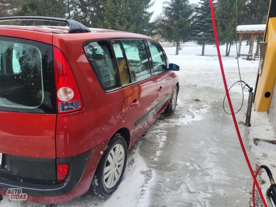 Sarkans Renault Espace 2003 Jurbarkas, ar dzinēja tilpumu 2.00 L un nobraukumu 332 tūkst. km par 2950 €, foto 4 vietnē AUTOMOTO.COM.LV