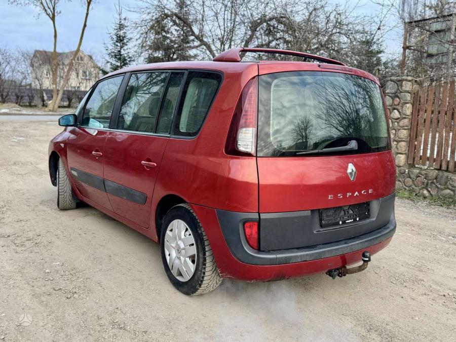 Sarkans Renault Espace 2005 Viļņa, ar dzinēja tilpumu 1.87 L un nobraukumu 235 tūkst. km par 1400 €, foto 3 vietnē AUTOMOTO.COM.LV