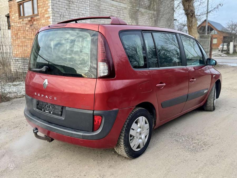 Sarkans Renault Espace 2005 Viļņa, ar dzinēja tilpumu 1.87 L un nobraukumu 235 tūkst. km par 1400 €, foto 4 vietnē AUTOMOTO.COM.LV