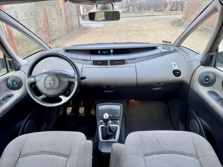 Sarkans Renault Espace 2005 Viļņa, ar dzinēja tilpumu 1.87 L un nobraukumu 235 tūkst. km par 1400 €, foto 8 vietnē AUTOMOTO.COM.LV