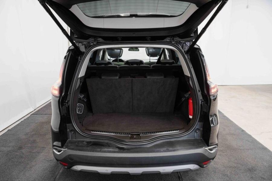 Renault Espace 2018 Tallina, ar dzinēja tilpumu 1.80 L un nobraukumu 150 tūkst. km par 16600 €, foto 24 vietnē AUTOMOTO.COM.LV