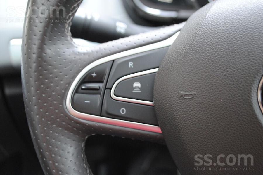 Violet Renault Espace 2016 in Riga, with an engine capacity of 1.60 L and mileage of 175 thousand km for 11990 €, photo 36 on AUTOMOTO.COM.LV