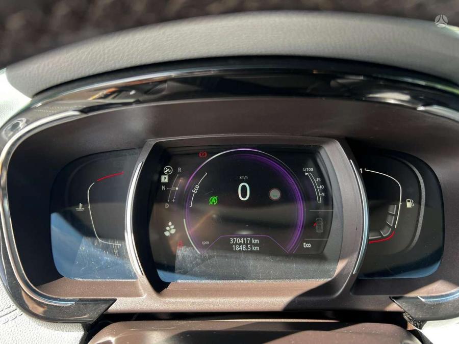 Violets Renault Espace 2016 Šauļi, ar dzinēja tilpumu 1.60 L un nobraukumu 370 tūkst. km par 7800 €, foto 18 vietnē AUTOMOTO.COM.LV