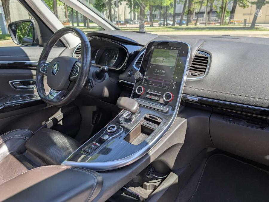 Violet Renault Espace 2017 in Kaunas, with an engine capacity of 1.62 L and mileage of 273 thousand km for 14917 €, photo 26 on AUTOMOTO.COM.LV