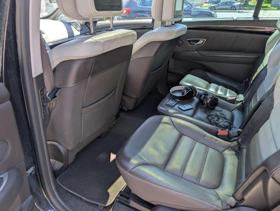 Violet Renault Espace 2017 in Kaunas, with an engine capacity of 1.62 L and mileage of 273 thousand km for 14917 €, photo 37 on AUTOMOTO.COM.LV