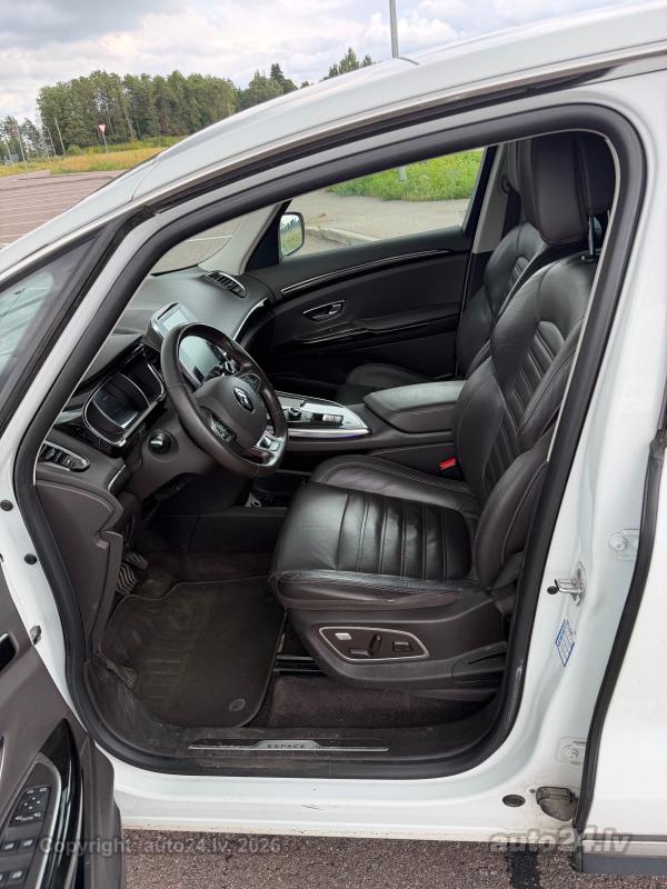Balts Renault Espace 2015 Tallina, ar dzinēja tilpumu 1.60 L un nobraukumu 348 tūkst. km par 7800 €, foto 8 vietnē AUTOMOTO.COM.LV