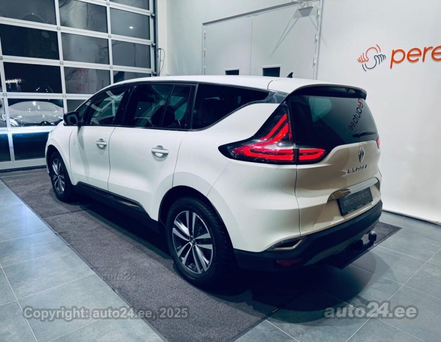 White Renault Espace 2018 in Parnu, with an engine capacity of 1.60 L and mileage of 110 thousand km for 14400 €, photo 12 on AUTOMOTO.COM.LV