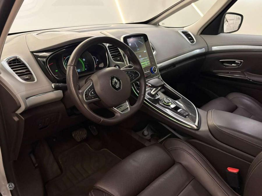 White Renault Espace 2015 in Marijampole, with an engine capacity of 1.60 L and mileage of 268 thousand km for 9999 €, photo 3 on AUTOMOTO.COM.LV