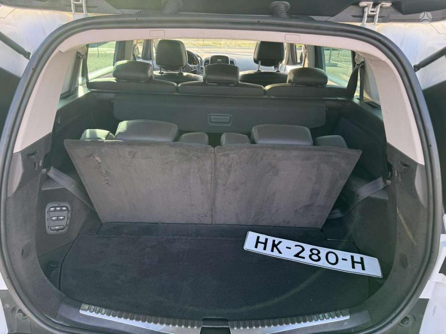 White Renault Espace 2015 in Kaunas, with an engine capacity of 1.60 L and mileage of 220 thousand km for 6150 €, photo 8 on AUTOMOTO.COM.LV