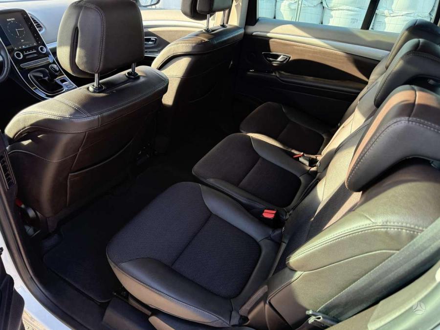 White Renault Espace 2015 in Kaunas, with an engine capacity of 1.60 L and mileage of 220 thousand km for 6150 €, photo 12 on AUTOMOTO.COM.LV