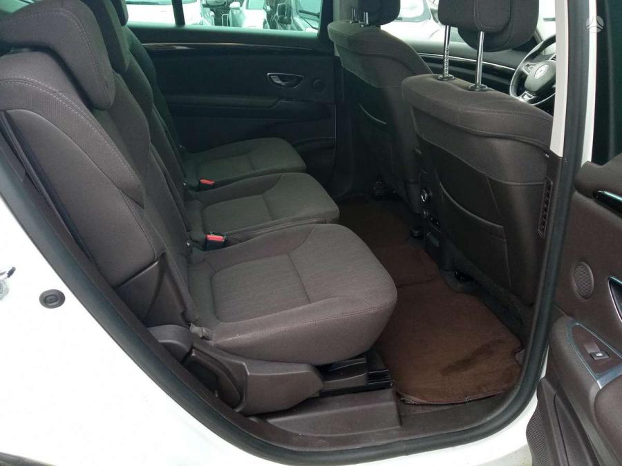 Balts Renault Espace 2015 Panevēža, ar dzinēja tilpumu 1.60 L un nobraukumu 252 tūkst. km par 6600 €, foto 19 vietnē AUTOMOTO.COM.LV