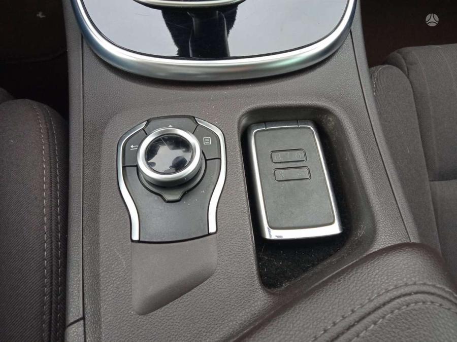 Balts Renault Espace 2015 Panevēža, ar dzinēja tilpumu 1.60 L un nobraukumu 252 tūkst. km par 6600 €, foto 26 vietnē AUTOMOTO.COM.LV