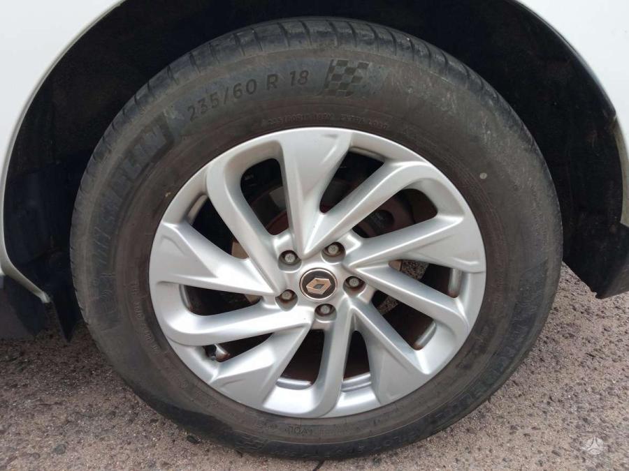 Balts Renault Espace 2015 Panevēža, ar dzinēja tilpumu 1.60 L un nobraukumu 252 tūkst. km par 6600 €, foto 34 vietnē AUTOMOTO.COM.LV