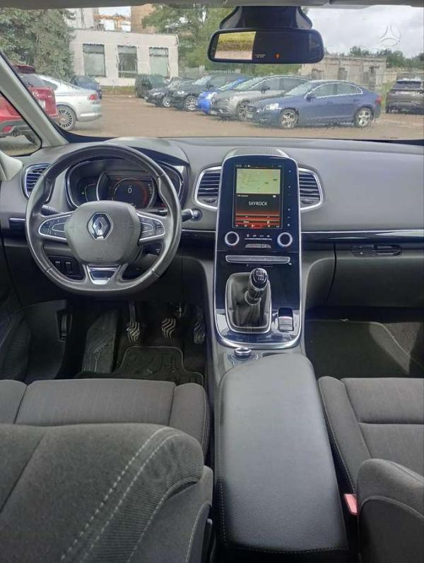 Рено Эспейс 2015 в Каунас на AUTOMOTO.COM.LV Белый Рено Эспейс 2015 в Каунас, объемом двигателя 1.60 л и пробегом 243 тыс. км за 6000 €, фото 10 на AUTOMOTO.COM.LV
