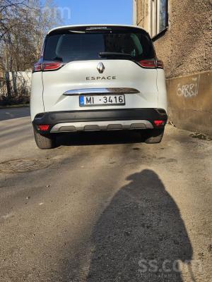 White Renault Espace 2016 in Riga, with an engine capacity of 1.60 L and mileage of 242 thousand km for 9950 €, photo 6 on AUTOMOTO.COM.LV
