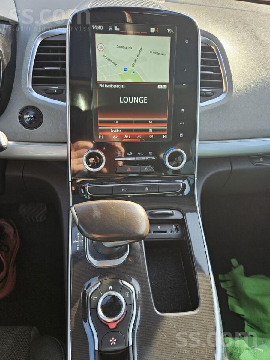 White Renault Espace 2016 in Riga, with an engine capacity of 1.60 L and mileage of 242 thousand km for 9950 €, photo 8 on AUTOMOTO.COM.LV
