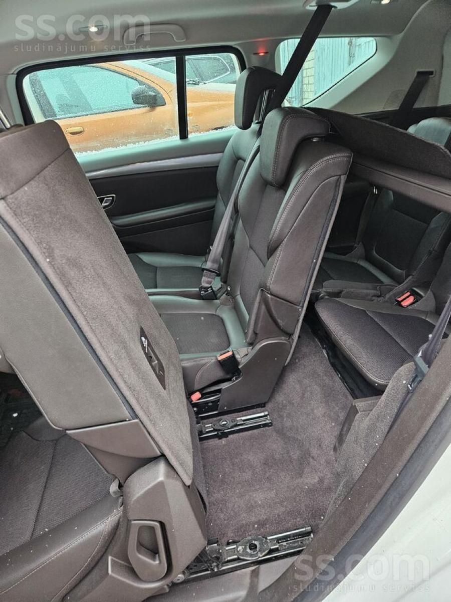 White Renault Espace 2016 in Riga, with an engine capacity of 1.60 L and mileage of 242 thousand km for 9950 €, photo 15 on AUTOMOTO.COM.LV