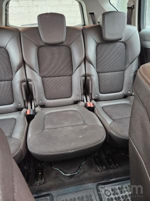 White Renault Espace 2016 in Riga, with an engine capacity of 1.60 L and mileage of 242 thousand km for 9950 €, photo 17 on AUTOMOTO.COM.LV