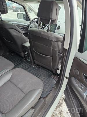 White Renault Espace 2016 in Riga, with an engine capacity of 1.60 L and mileage of 242 thousand km for 9950 €, photo 19 on AUTOMOTO.COM.LV
