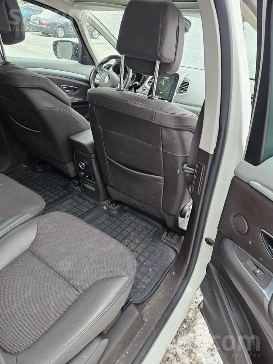 White Renault Espace 2016 in Riga, with an engine capacity of 1.60 L and mileage of 242 thousand km for 9950 €, photo 19 on AUTOMOTO.COM.LV