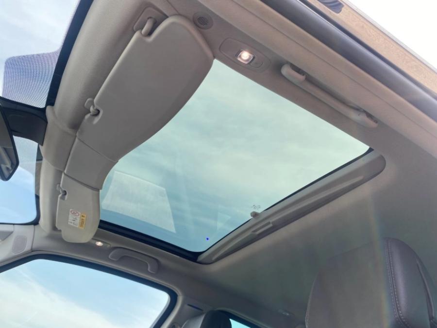 Balts Renault Espace 2016 Rīga, ar dzinēja tilpumu 1.60 L un nobraukumu 209 tūkst. km par 12950 €, foto 27 vietnē AUTOMOTO.COM.LV