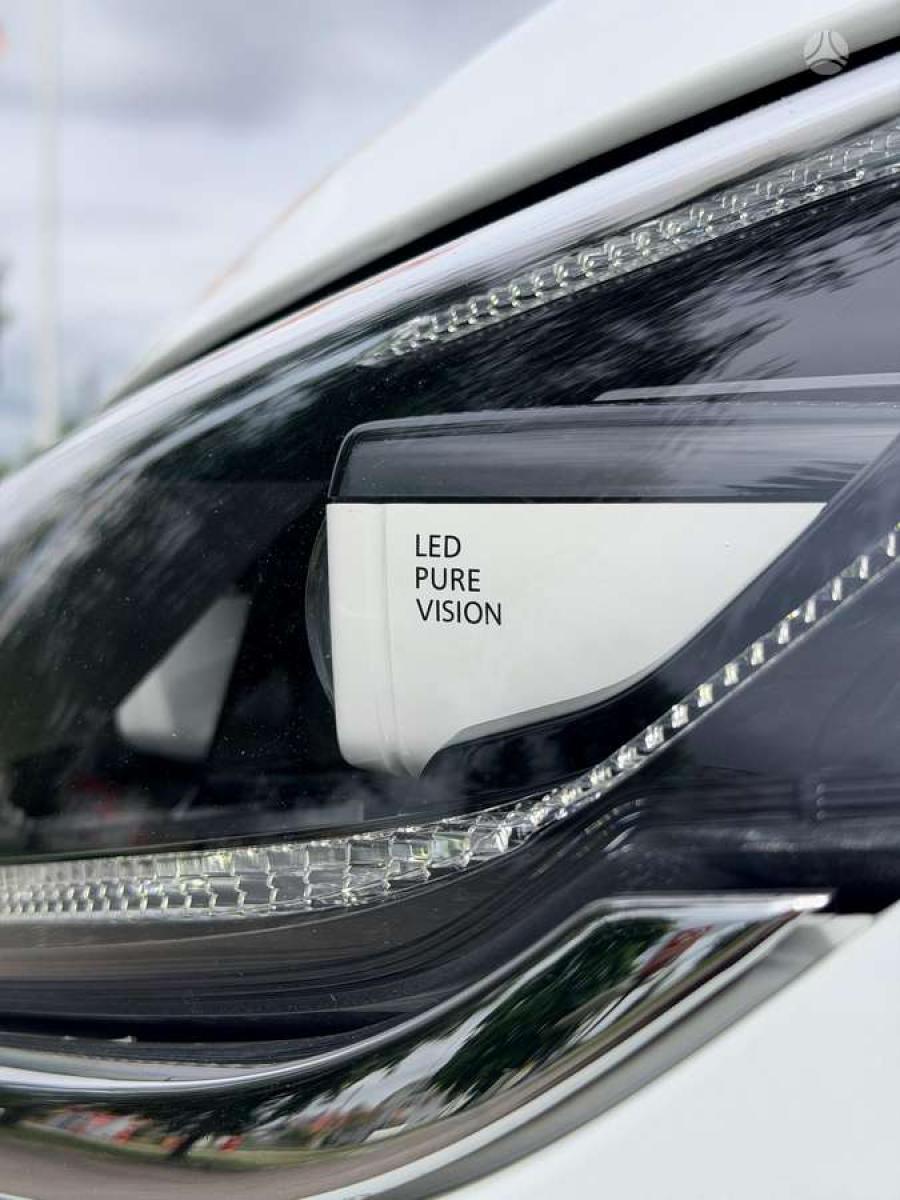 White Renault Espace 2017 in Taurage, with an engine capacity of 1.60 L and mileage of 180 thousand km for 9499 €, photo 4 on AUTOMOTO.COM.LV
