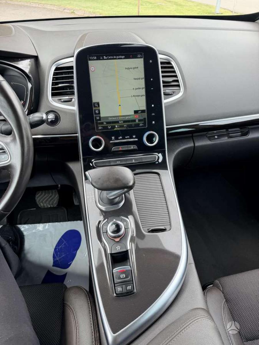 White Renault Espace 2017 in Taurage, with an engine capacity of 1.60 L and mileage of 180 thousand km for 9499 €, photo 22 on AUTOMOTO.COM.LV