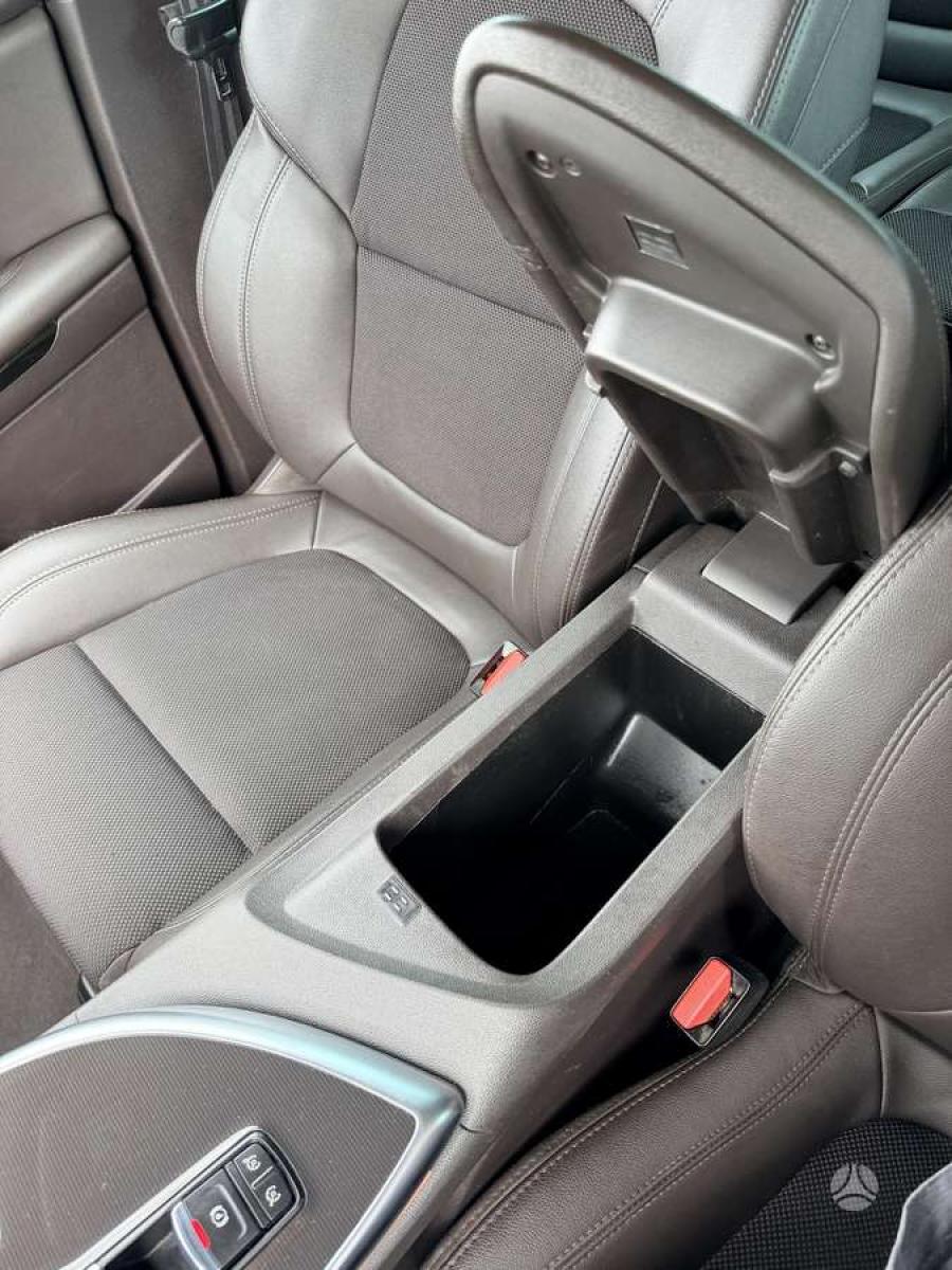 White Renault Espace 2017 in Taurage, with an engine capacity of 1.60 L and mileage of 180 thousand km for 9499 €, photo 31 on AUTOMOTO.COM.LV