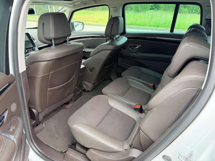White Renault Espace 2017 in Taurage, with an engine capacity of 1.60 L and mileage of 180 thousand km for 9499 €, photo 34 on AUTOMOTO.COM.LV