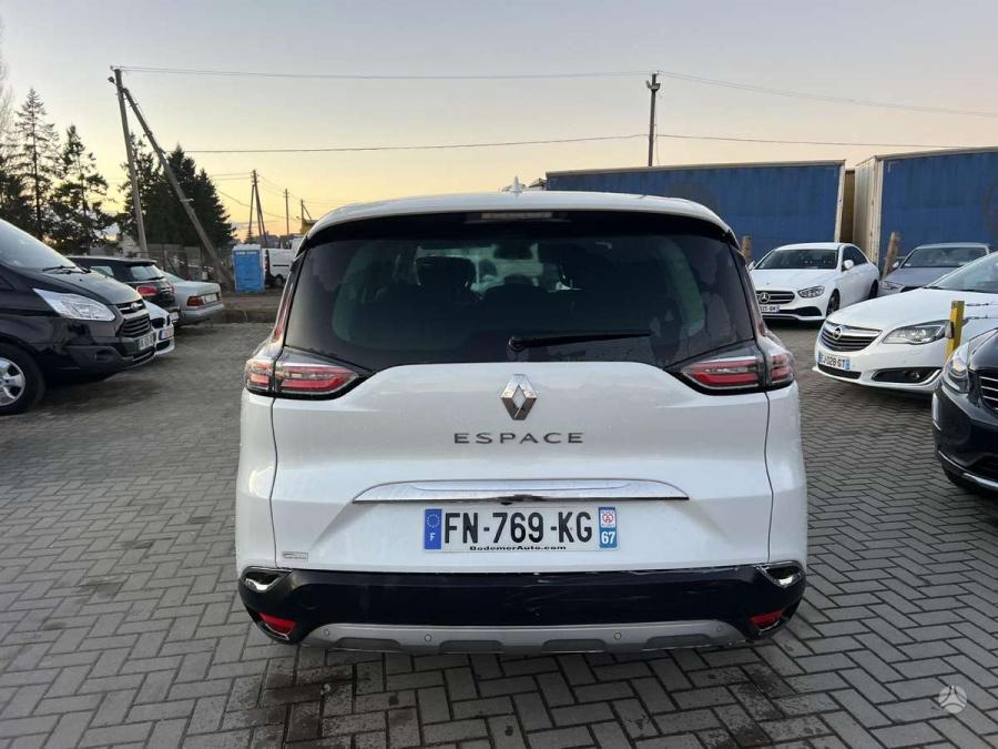 Balts Renault Espace 2020 Tauragė, ar dzinēja tilpumu 2.00 L un nobraukumu 300 tūkst. km par 11400 €, foto 5 vietnē AUTOMOTO.COM.LV