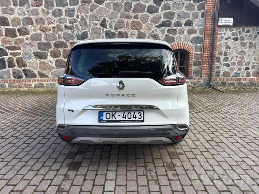 White Renault Espace 2018 in Riga, with an engine capacity of 1.60 L and mileage of 247 thousand km for 11900 €, photo 6 on AUTOMOTO.COM.LV