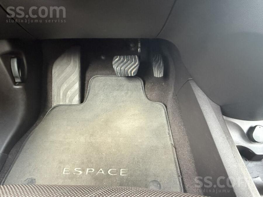 White Renault Espace 2018 in Riga, with an engine capacity of 1.60 L and mileage of 247 thousand km for 11900 €, photo 27 on AUTOMOTO.COM.LV