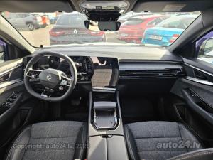 Balts Renault Espace 2024 Tallina, ar dzinēja tilpumu 1.20 L un nobraukumu 31 tūkst. km par 33900 €, foto 4 vietnē AUTOMOTO.COM.LV