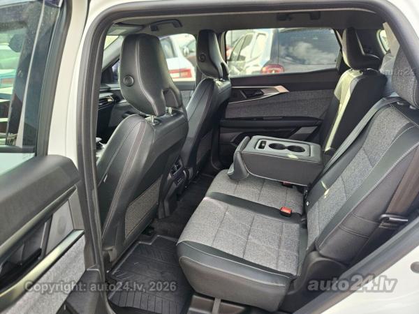 White Renault Espace 2024 in Tallinn, with an engine capacity of 1.20 L and mileage of 31 thousand km for 33900 €, photo 5 on AUTOMOTO.COM.LV