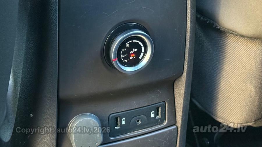 Yellow Renault Espace 2015 in Tallinn, with an engine capacity of 1.60 L and mileage of 265 thousand km for 8999 €, photo 25 on AUTOMOTO.COM.LV