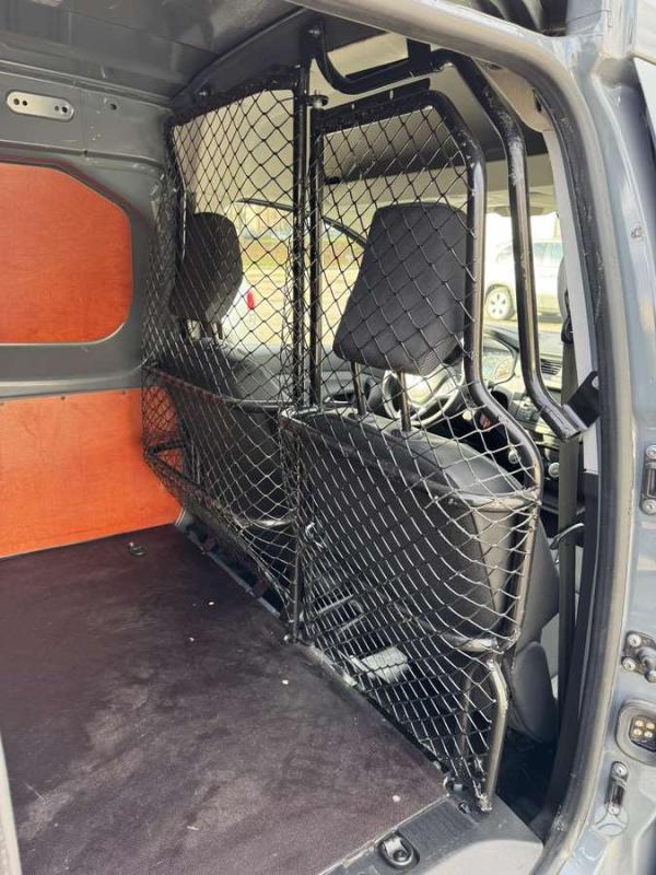 Grey Renault Express 2023 in Kaunas, with an engine capacity of 1.46 L and mileage of 55 thousand km for 9400 €, photo 11 on AUTOMOTO.COM.LV