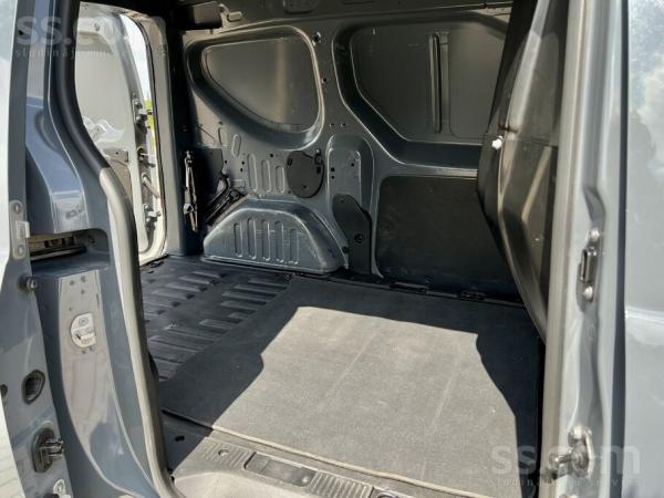 Grey Renault Express 2022 in Cesis, with an engine capacity of 1.50 L and mileage of 87 thousand km for 9500 €, photo 7 on AUTOMOTO.COM.LV