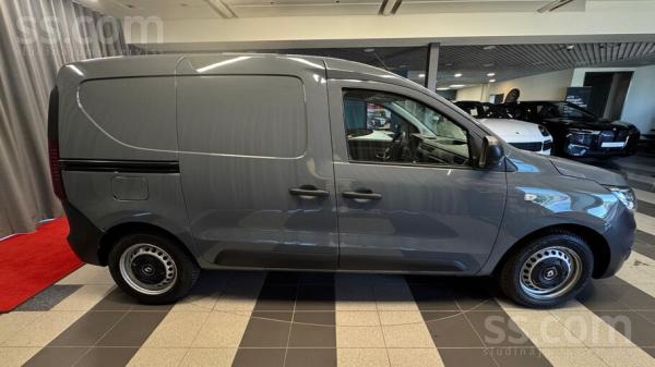Grey Renault Express 2022 in Riga, with an engine capacity of 1.50 L and mileage of 71 thousand km for 10990 €, photo 7 on AUTOMOTO.COM.LV