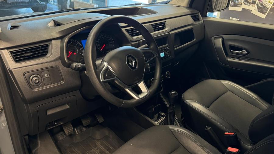 Grey Renault Express 2022 in Riga, with an engine capacity of 1.50 L and mileage of 71 thousand km for 10990 €, photo 8 on AUTOMOTO.COM.LV