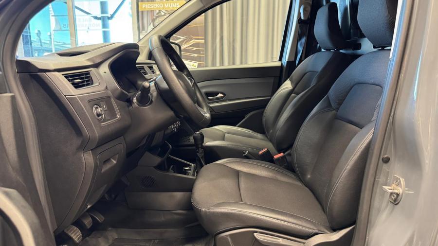 Grey Renault Express 2022 in Riga, with an engine capacity of 1.50 L and mileage of 71 thousand km for 10990 €, photo 9 on AUTOMOTO.COM.LV