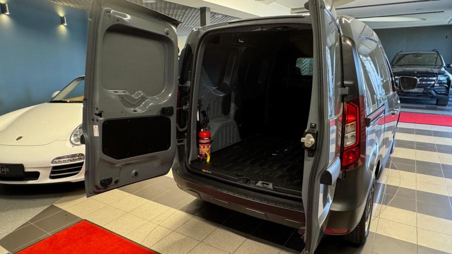 Grey Renault Express 2022 in Riga, with an engine capacity of 1.50 L and mileage of 71 thousand km for 10990 €, photo 14 on AUTOMOTO.COM.LV