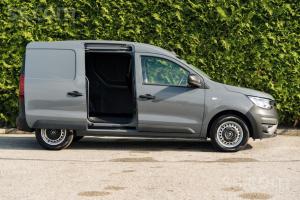 Grey Renault Express 2024 in Riga, with an engine capacity of 1.50 L and mileage of 36 thousand km for 14500 €, photo 6 on AUTOMOTO.COM.LV