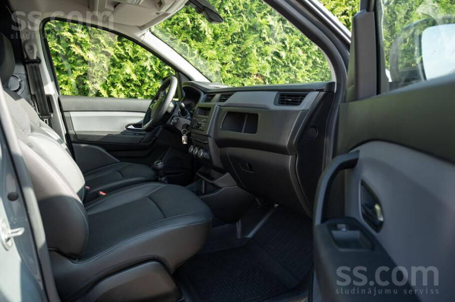 Grey Renault Express 2024 in Riga, with an engine capacity of 1.50 L and mileage of 36 thousand km for 14500 €, photo 14 on AUTOMOTO.COM.LV