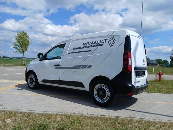 White Renault Express 2021 in Marijampole, with an engine capacity of 1.46 L and mileage of 124 thousand km for 8150 €, photo 2 on AUTOMOTO.COM.LV