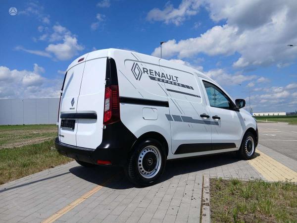 White Renault Express 2021 in Marijampole, with an engine capacity of 1.46 L and mileage of 124 thousand km for 8150 €, photo 7 on AUTOMOTO.COM.LV