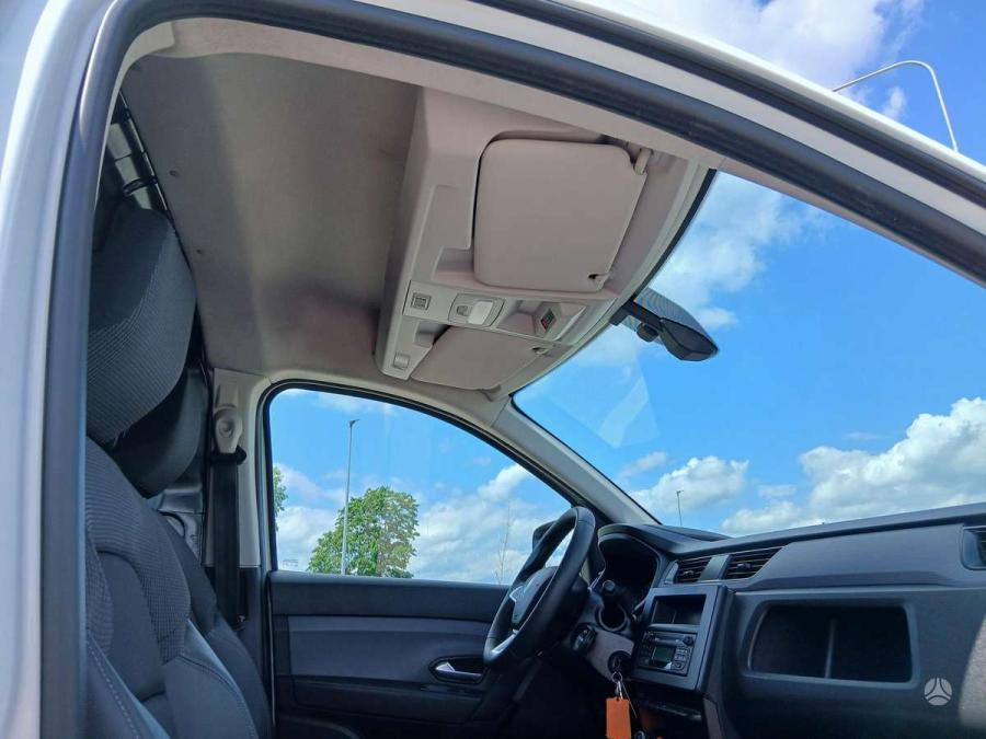 White Renault Express 2021 in Marijampole, with an engine capacity of 1.46 L and mileage of 124 thousand km for 8150 €, photo 33 on AUTOMOTO.COM.LV